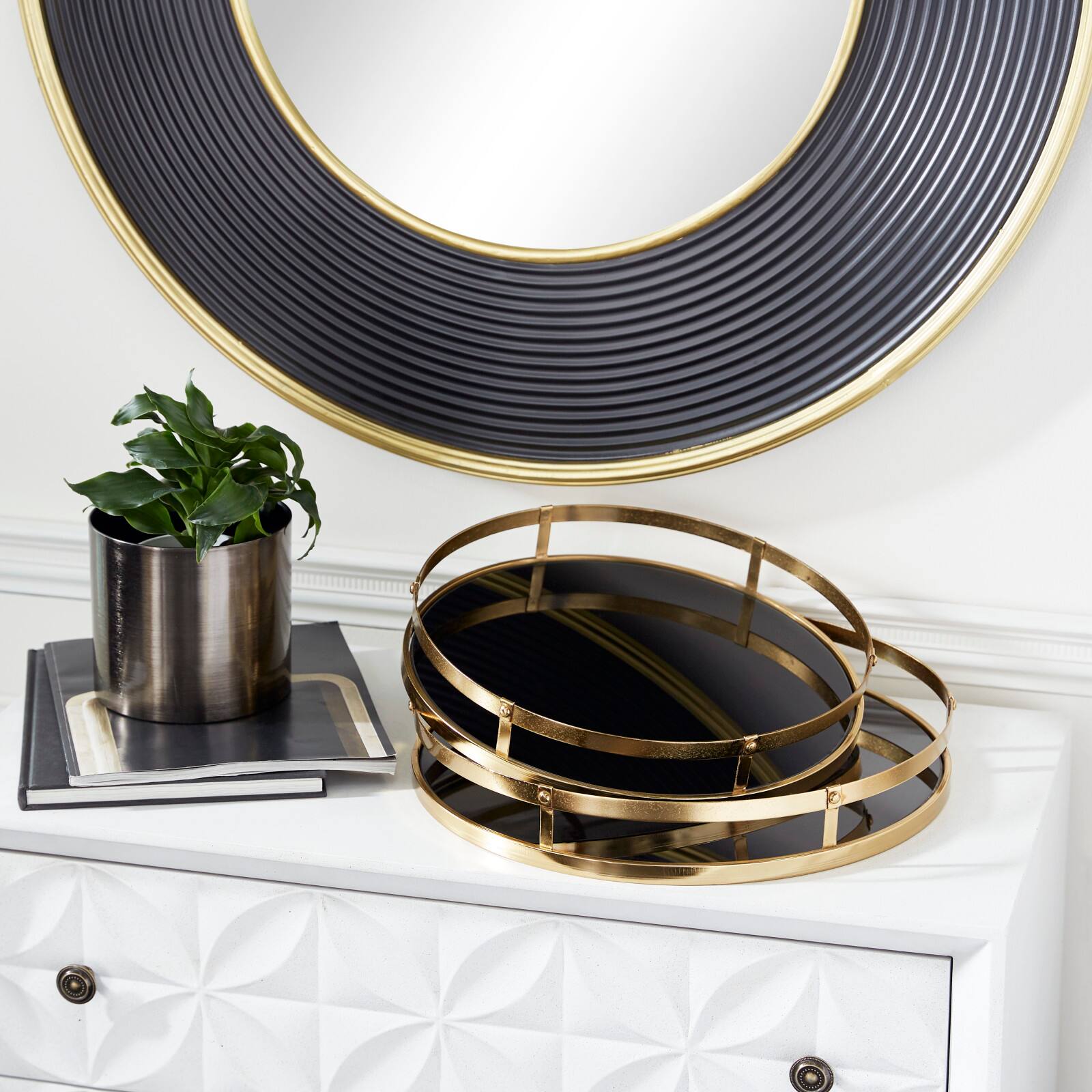 CosmoLiving by Cosmopolitan Set of 2" Gold Metal Glam Tray, 14", 16 ...
