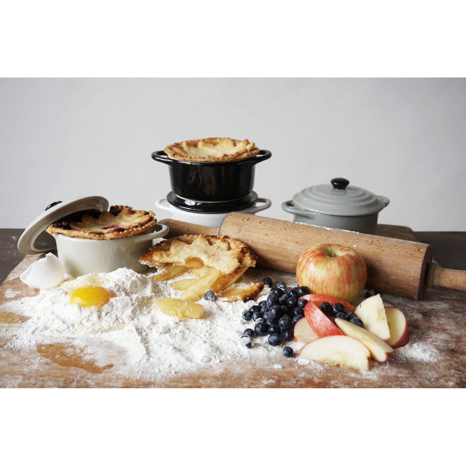 Hello Honey® Mini Bakers with Lids Set | Michaels