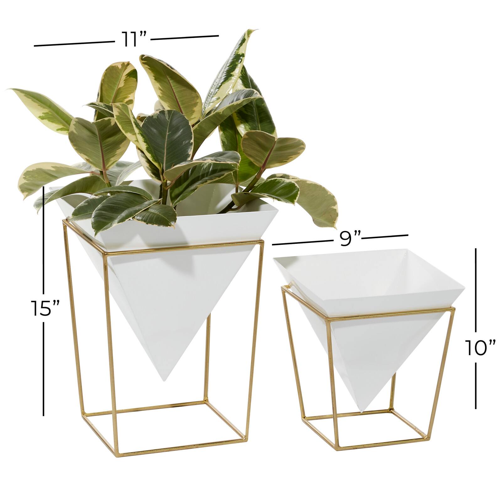 CosmoLiving by Cosmopolitan Set of 2 White Metal Contemporary Planter ...
